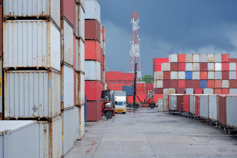 Truck Comes To Pick Up the Container Stock Photo - Image of haul, auto ...