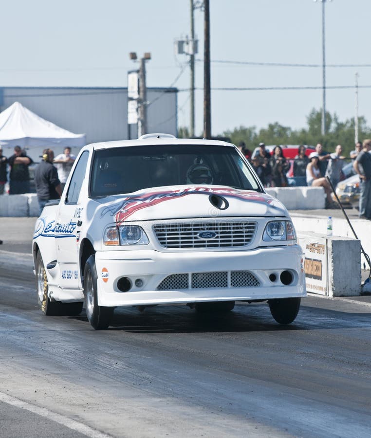 Truck on the dragstrip editorial photo. Image of sport - 21223251