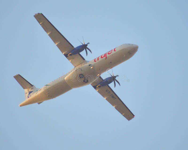 Trujet Approaching at Ahmedabad Airport Editorial Photography - Image ...