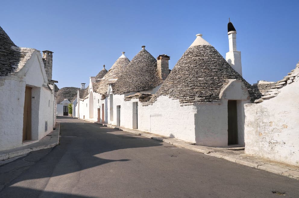 Trulli. Alberobello. Apulia Stock Photo - Image of door, pinnacle: 16191530