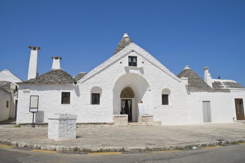 Trullo Sovrano. Alberobello. Apulia. Fotografia Stock - Immagine di ...