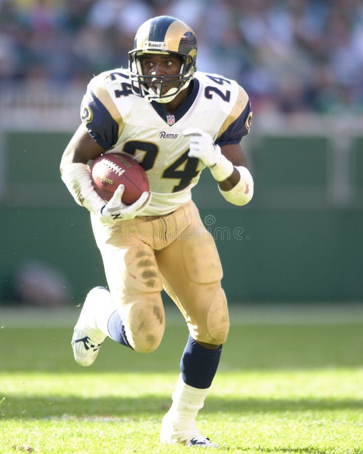 Trung Canidate editorial image. Image of color, football - 73934875