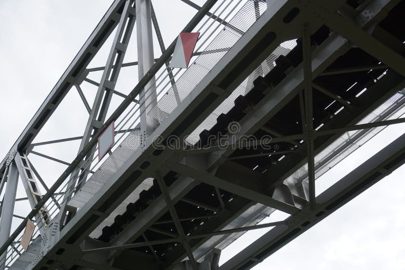 Truss Train Bridge - Side View Stock Image - Image of side, grid: 251406827