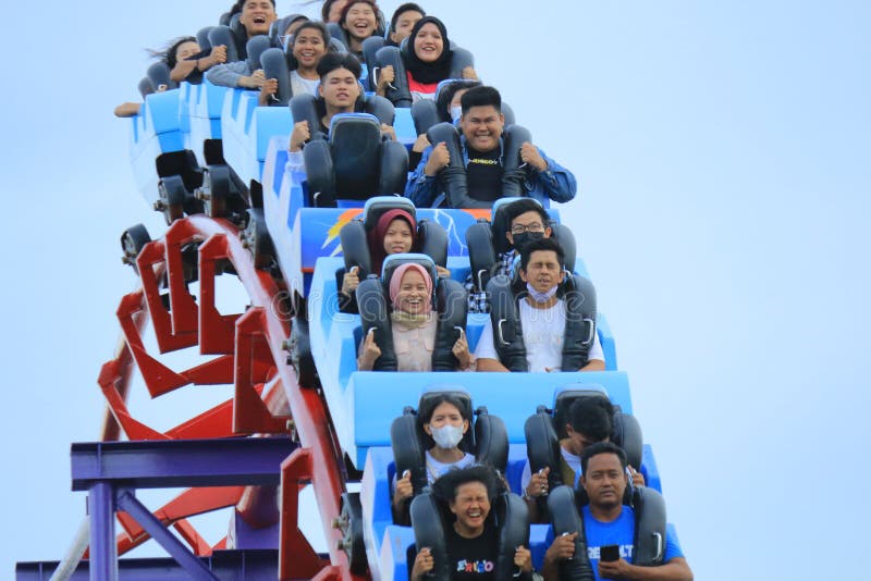 Try in the Indonesian Roller Coster Dunia Fantasi without Expression ...