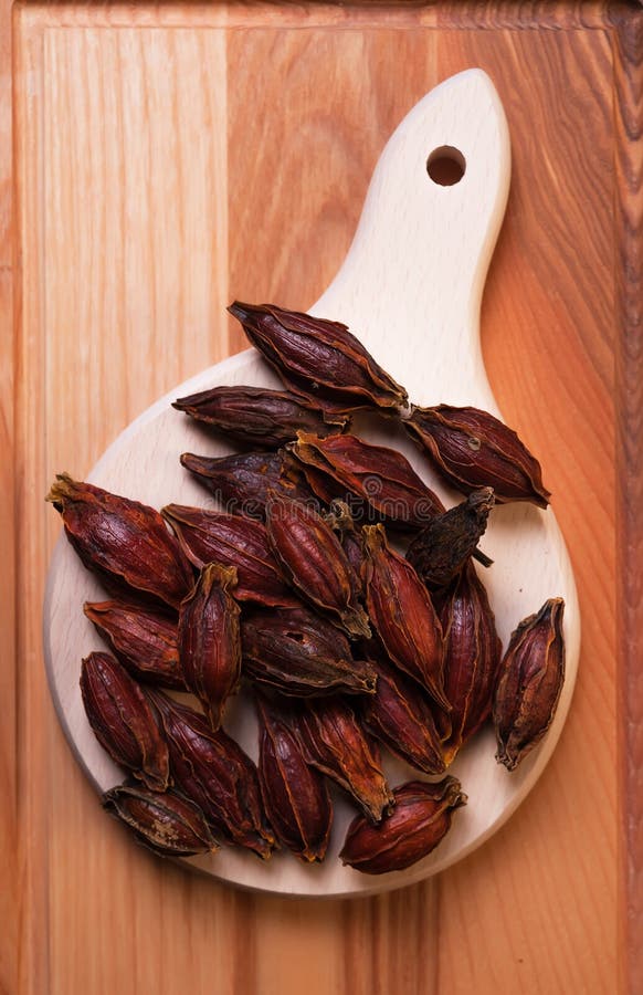 Tsaoko Ou Cao Guo De Amomum Do Fruto Imagem de Stock - Imagem de ...