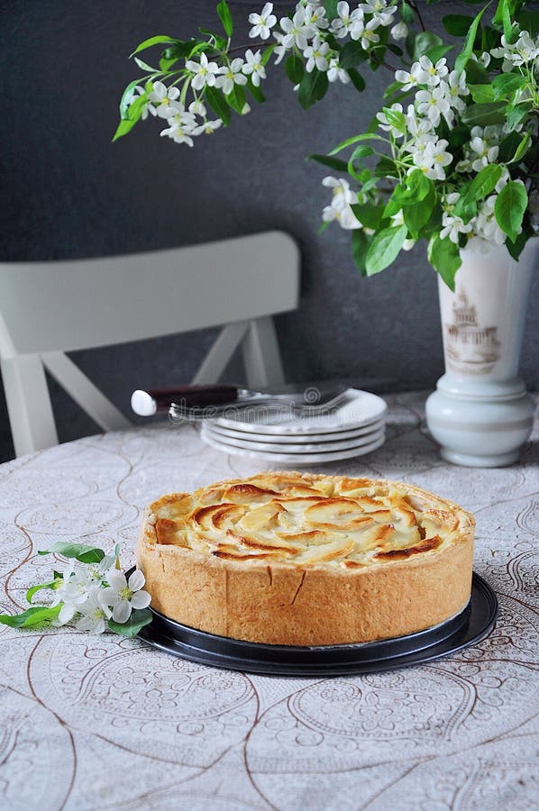 Tsvetaeva Apple Pie with Curd Cheese, Russian Cheesecake with Apples ...