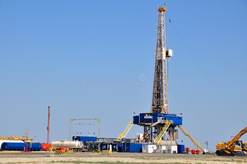 The onshore drilling rig stock image. Image of drilling - 178515997