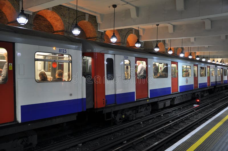 Tube in London, England editorial photo. Image of deck - 36372116