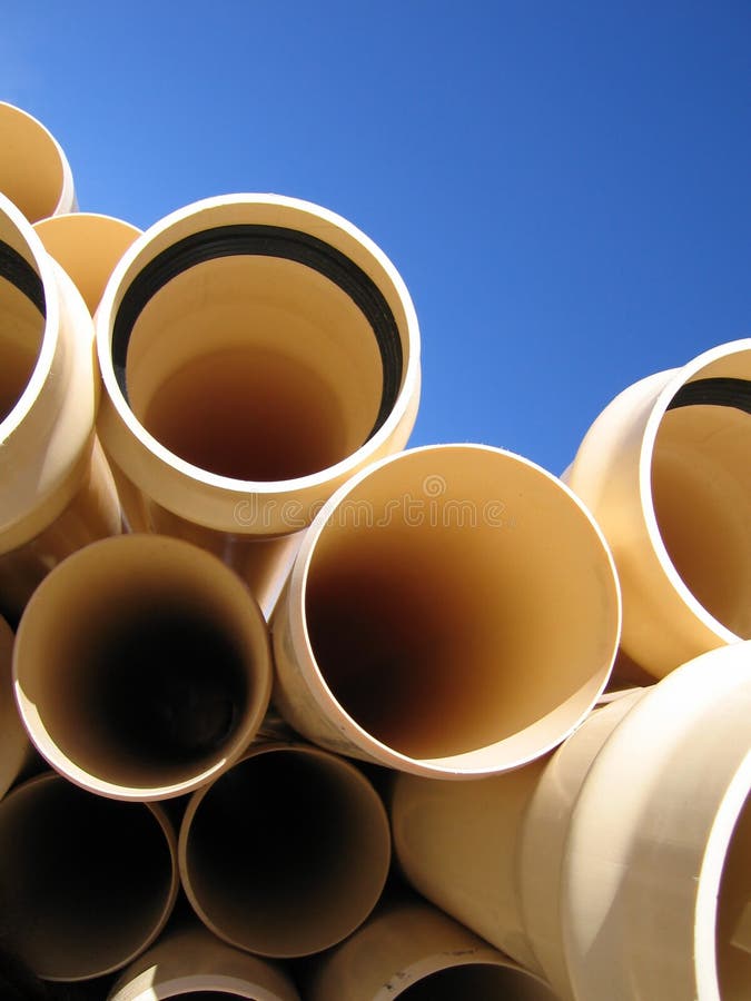 Tubi rossi del PVC fotografia stock. Immagine di fogna - 12633398