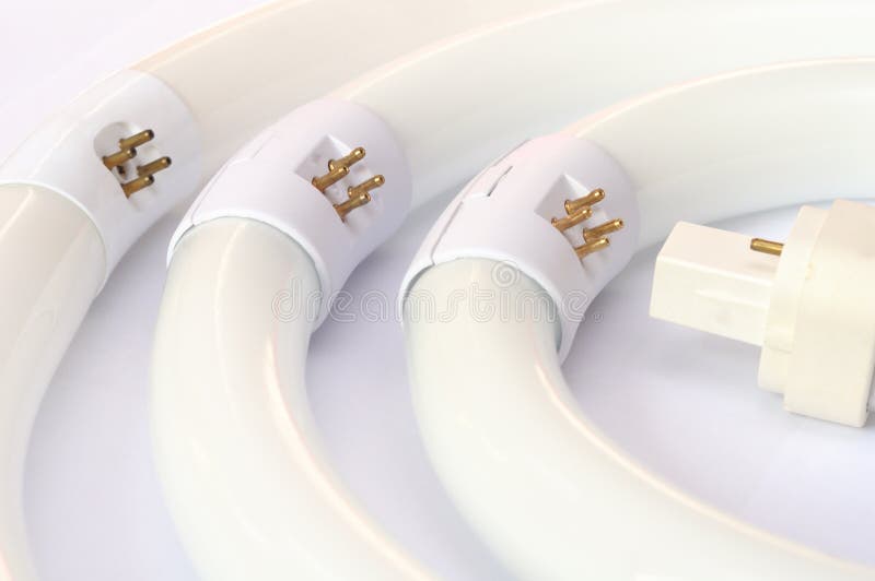 Tubi fluorescenti immagine stock. Immagine di luce, elettrico - 21693381