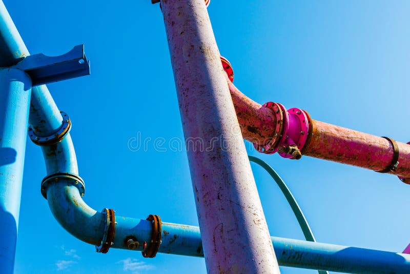 Tubi di gas immagine stock. Immagine di diametro, contrasto - 79208561