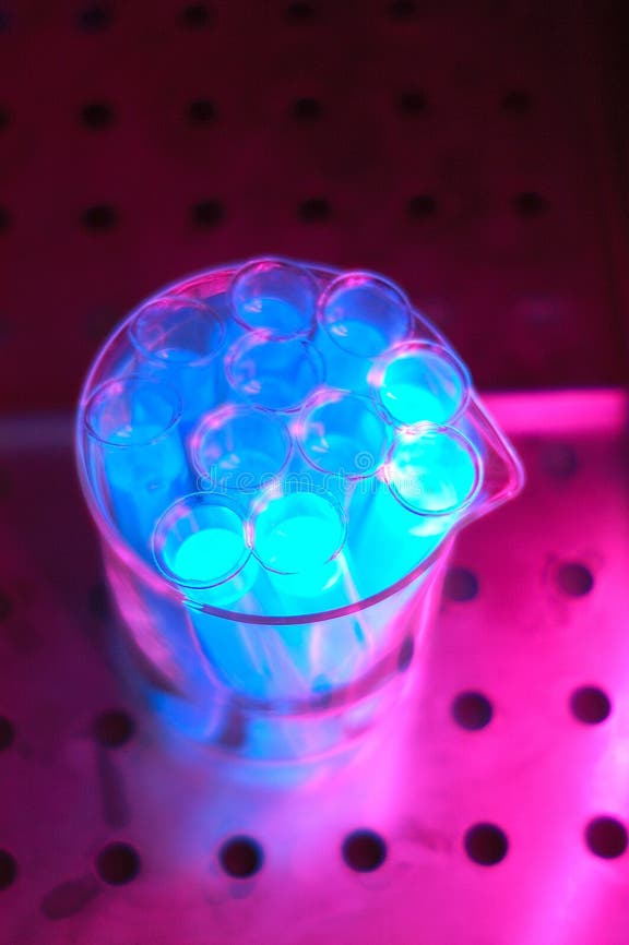 Tubo de prueba imagen de archivo. Imagen de muestra, estante - 3103697