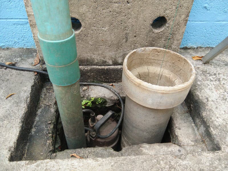 Tubo drenado foto de archivo. Imagen de drenaje, agujero - 93113014