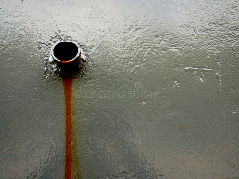 Tubo drenado foto de archivo. Imagen de superficie, concepto - 99161024