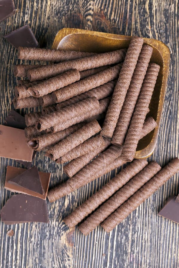 Tubos De Chocolate Rellenos De Chocolate Imagen de archivo - Imagen de ...