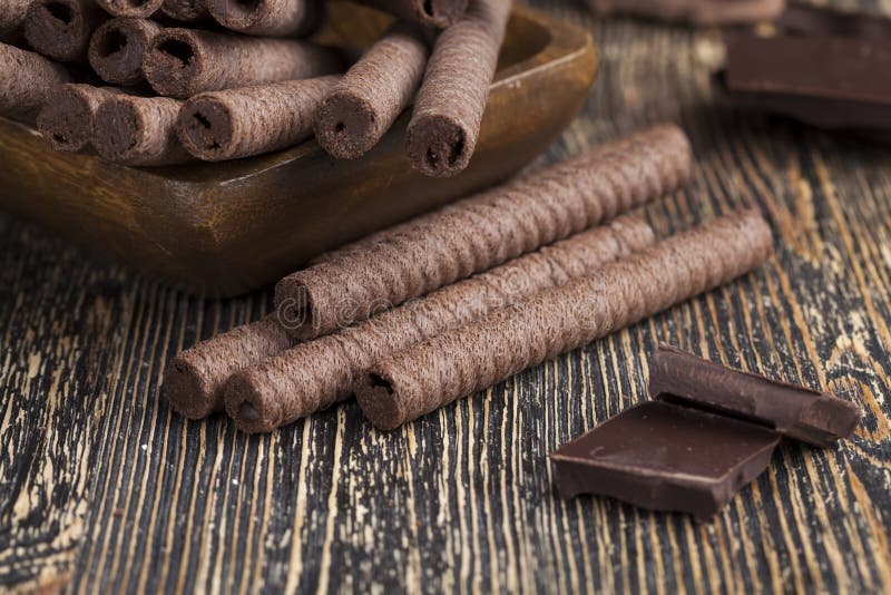 Tubos De Chocolate Rellenos De Chocolate Imagen de archivo - Imagen de ...