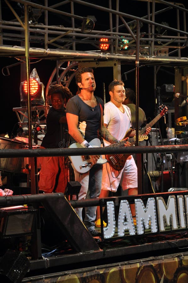 Tuca Fernandes editorial photography. Image of trio, bahia - 18809267