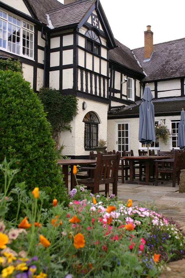 4,565 Englisch Tudor Häuser Stock Fotos - Freie & Royalty-Free Stock ...