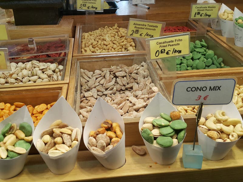 Tuercas Clasificadas - Y - Tornillos Foto de archivo - Imagen de ...