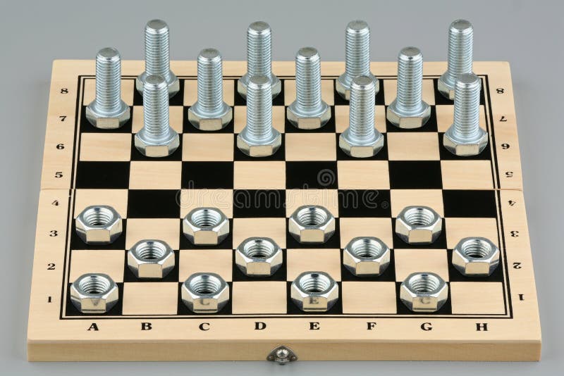 Tuercas contra tornillos imagen de archivo. Imagen de hardware - 8239199