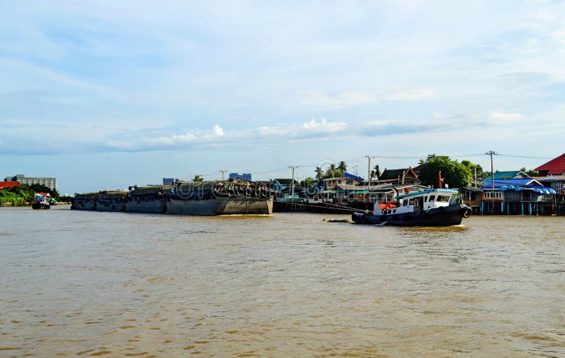 The Boat is Pulling the Hull. Stock Photo - Image of reflection ...