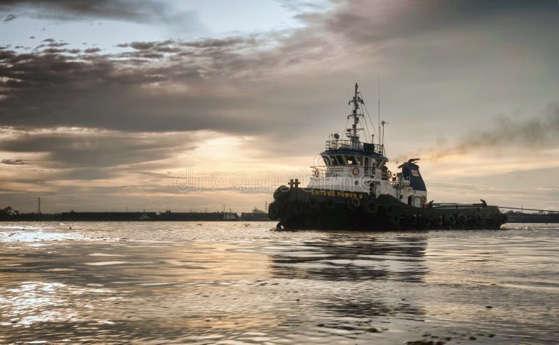 2+ Red rust tug boat Free Stock Photos - StockFreeImages