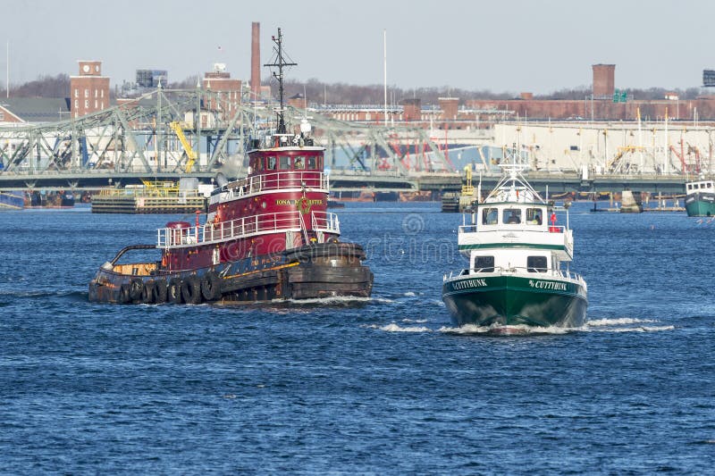 Tug Iona McAlister E Balsa Cuttyhunk Foto de Stock Editorial - Imagem ...