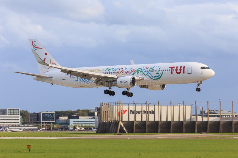 TUI Boeing 767 foto editorial. Imagen de airlines, carta - 101890116