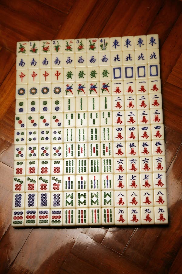 Tuiles de Mahjong image stock. Image du penchant, canton - 6015797