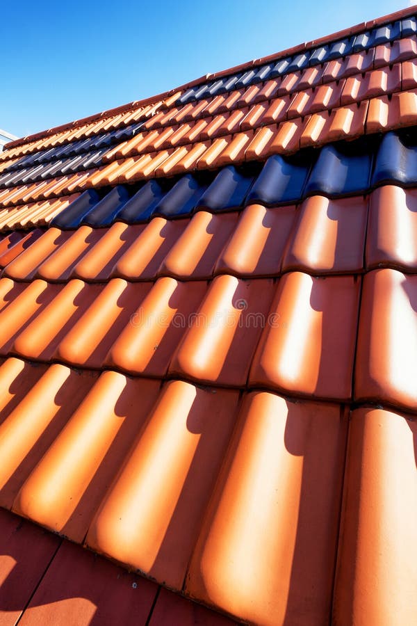 Tuiles de toit photo stock. Image du différent, toiture - 46973430