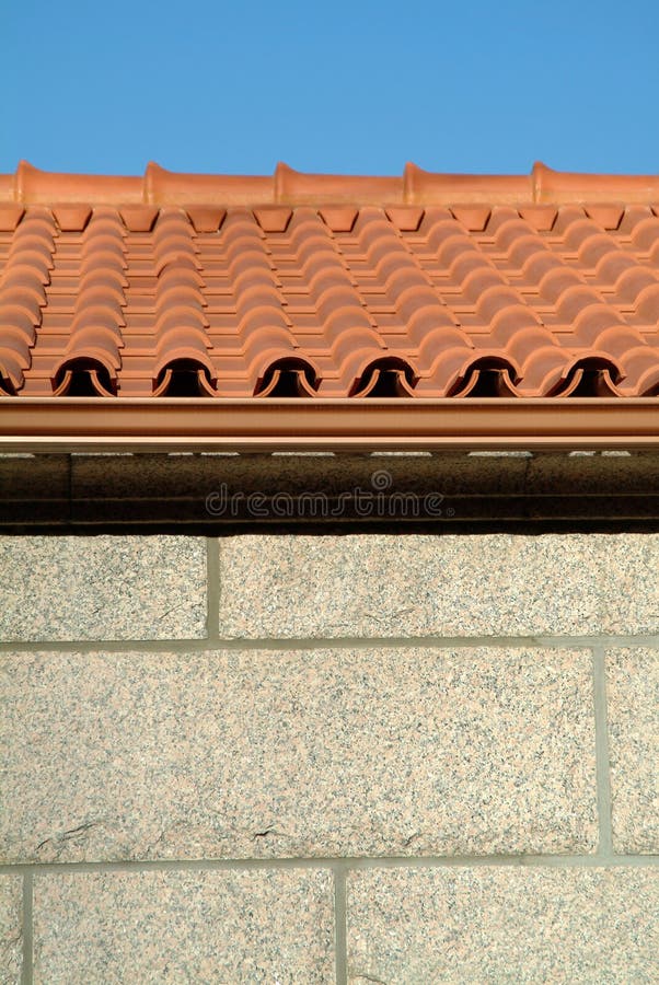 Tuiles de toiture rouges image stock. Image du matériau - 2129113