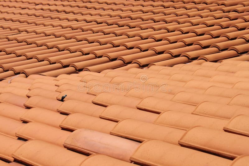 Tuiles d'argile de toit image stock. Image du couche - 36327819