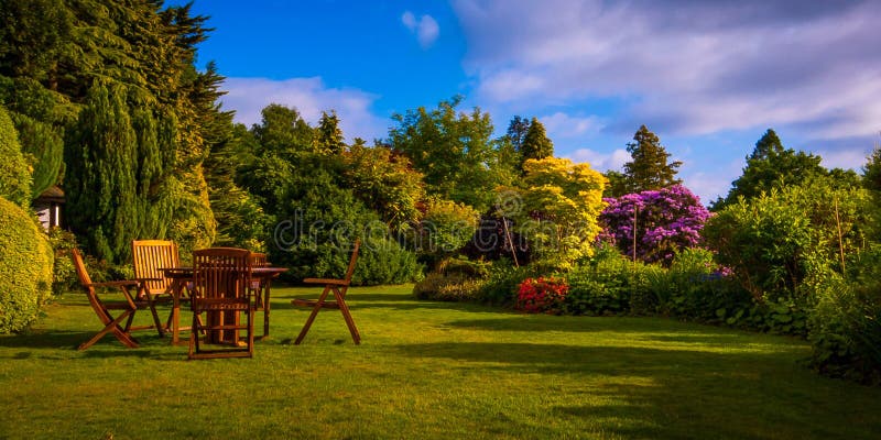 Engelse Tuin stock foto. Afbeelding bestaande uit tuin - 15697598