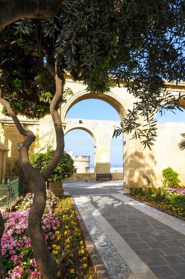 Tuinen Van Bogen De Hogere Barrakka Stock Afbeelding - Image of malta ...