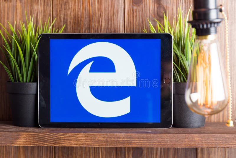 Tula Russia 16.01.20 Internet Explorer on the Tablet Computer Screen ...