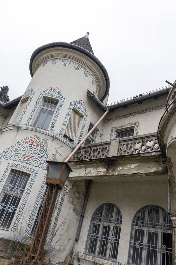 Turul Statue von Tatabanya stockbild. Bild von stein - 18943605