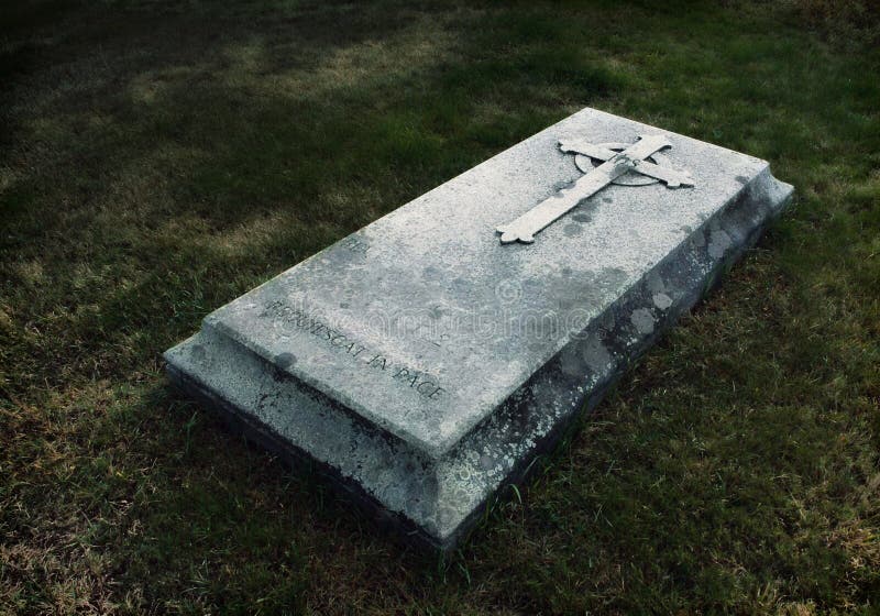 Tumba antigua imagen de archivo. Imagen de cripta, tradiciones - 84771687