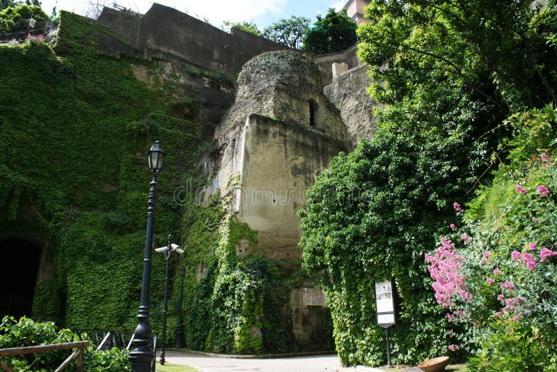 Tumba romana Nápoles foto de archivo. Imagen de arte - 55423214