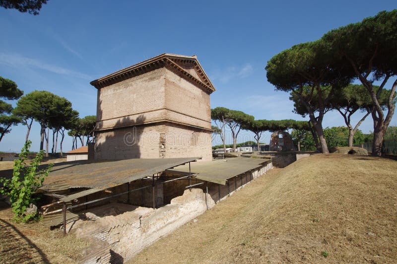Tumbas romanas en Roma imagen de archivo. Imagen de tumbas - 74413411