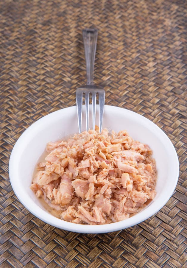 Tuna Flake with Opened Lid Enlatada II Imagem de Stock - Imagem de ...
