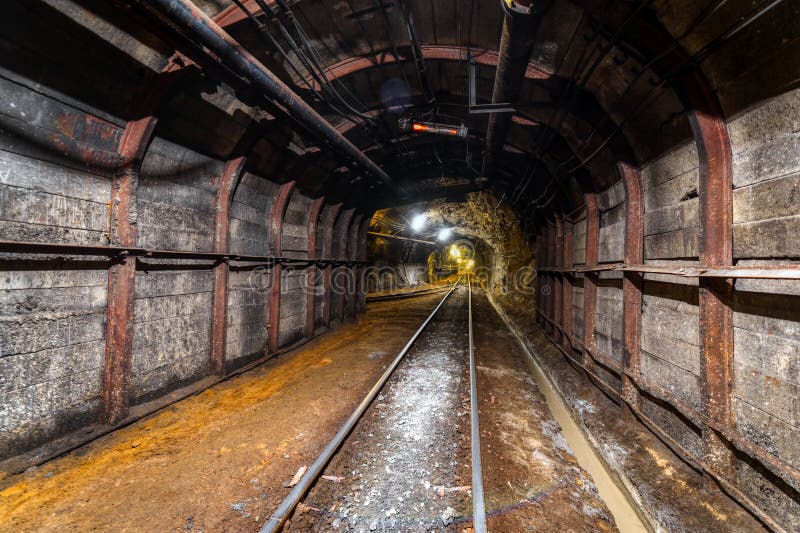 Underground Mine. Dead-end Mining Stock Photo - Image of cavern ...
