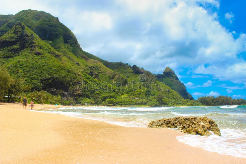 Tunnelstrand, Kauai-Insel Hawaii Stockbild - Bild von kauai, blau: 64413577