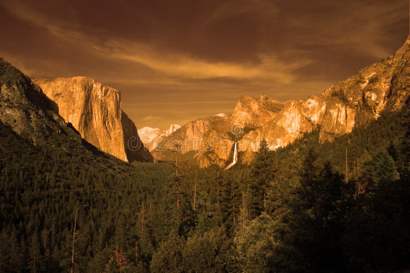 TunnelView Sunset stock photo. Image of gold, waterfall - 5717378