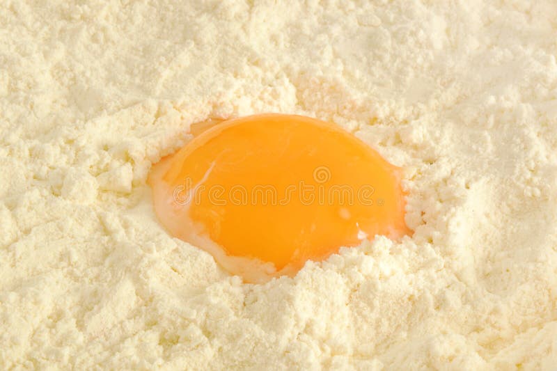 Tuorlo immagine stock. Immagine di preparisi, radura - 47019703