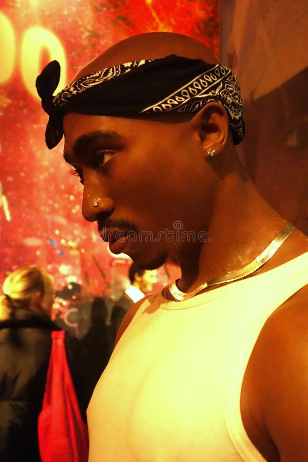 Tupac Shakur Wax Figure at Madame Tussauds San Francisco Editorial ...