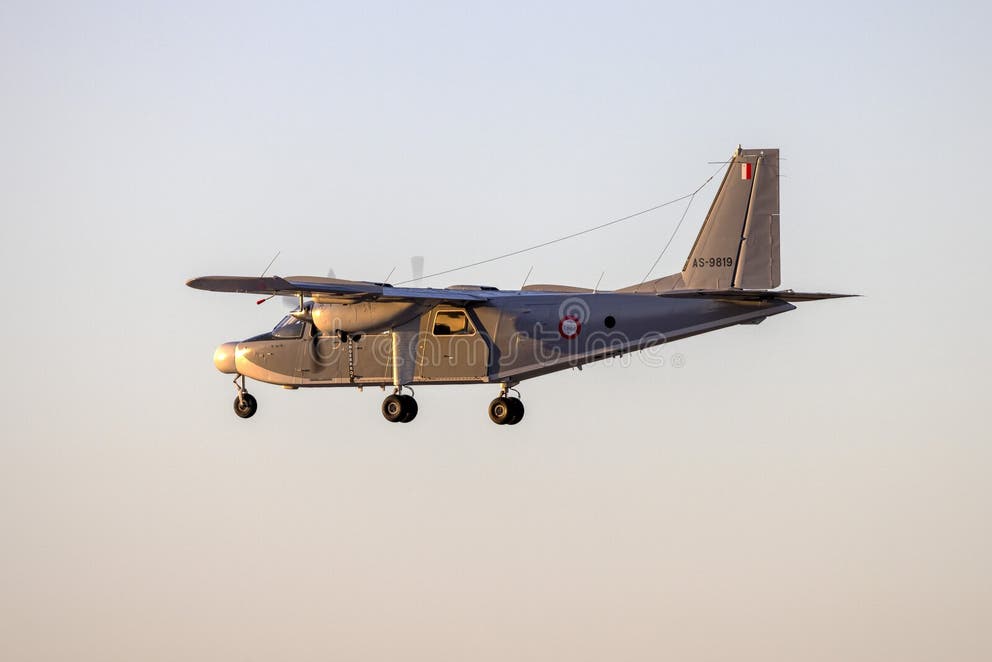 Turbo-Islander Landing in the Setting Sun Editorial Photo - Image of ...