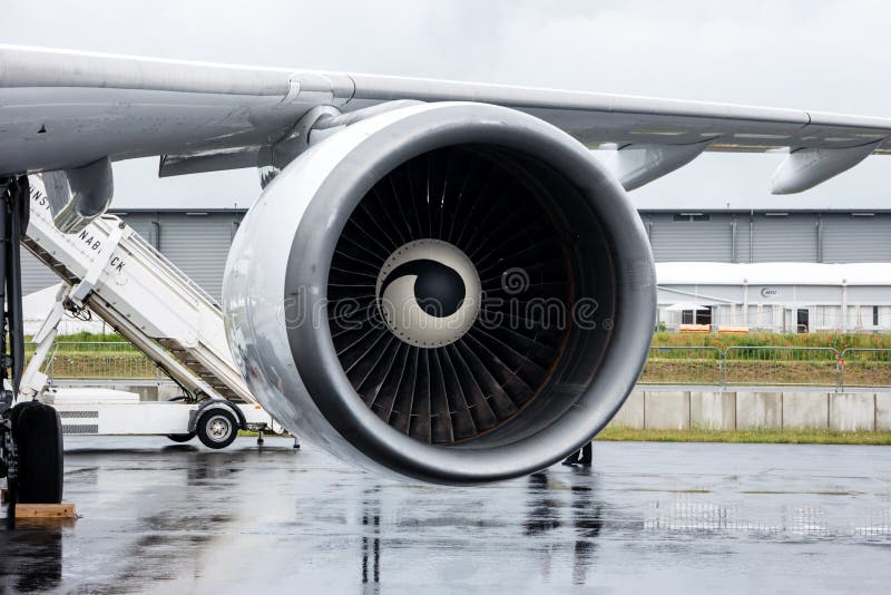 Turbofan Engine General Electric CF6-80C2 Editorial Image - Image of ...