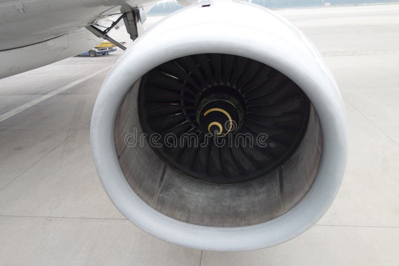 Turbofan-Triebwerk stockfoto. Bild von motor, hintergründe - 31082326