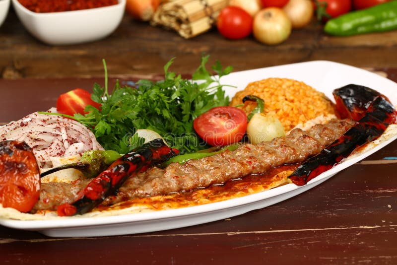 Turecczyzna Adana, Urfa - Kebab Obraz Stock - Obraz złożonej z pistacja ...