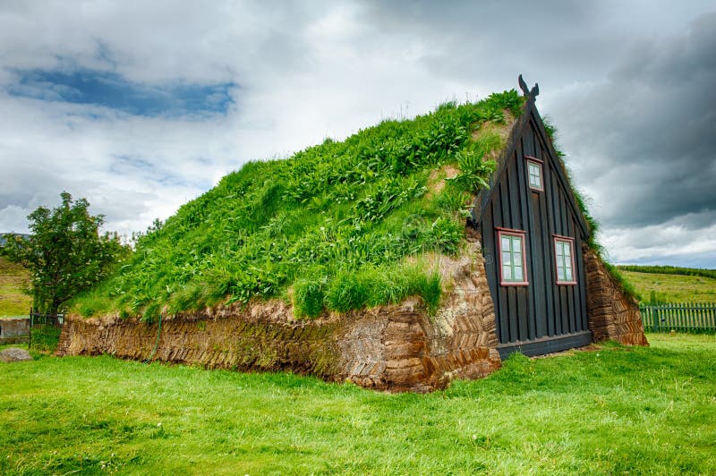 Turf house in Iceland stock image. Image of roof, overcast - 129629677
